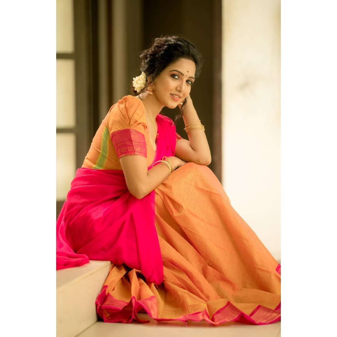 Actress Pavani Reddy – Stills Gallery – Tamil Screen