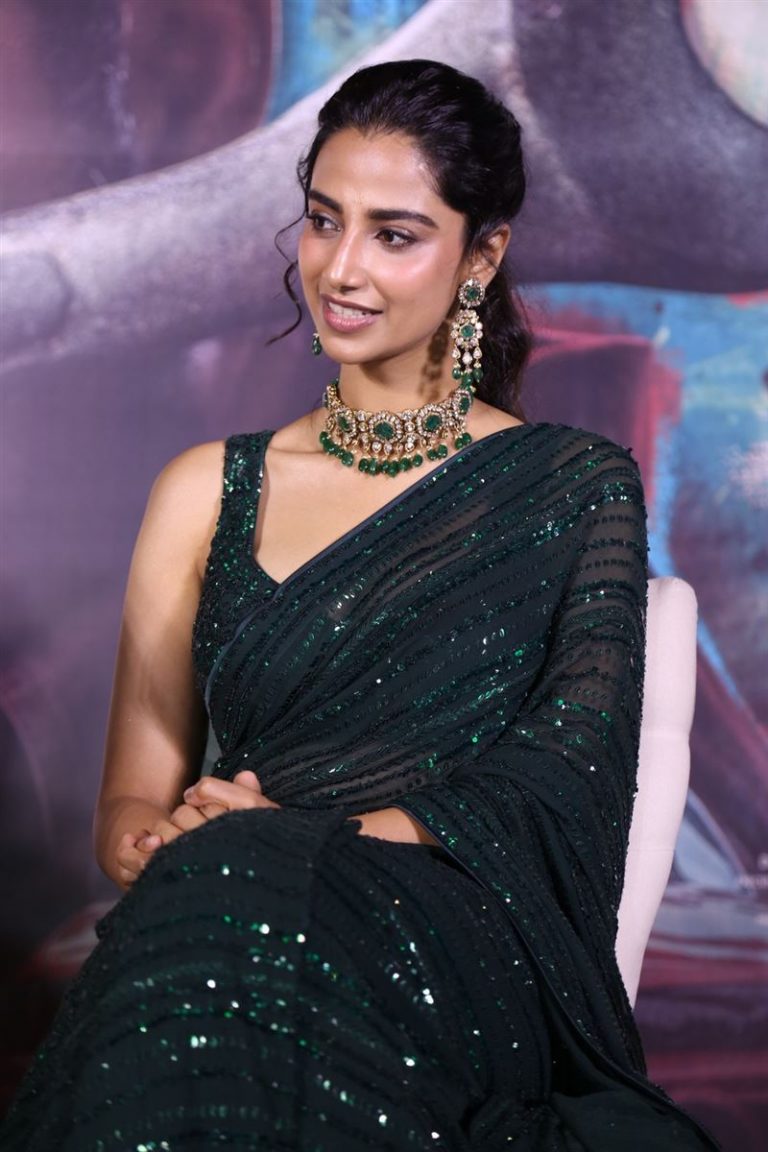 Actress-Meenakshi Chaudhary Stills Gallery – Tamil Screen