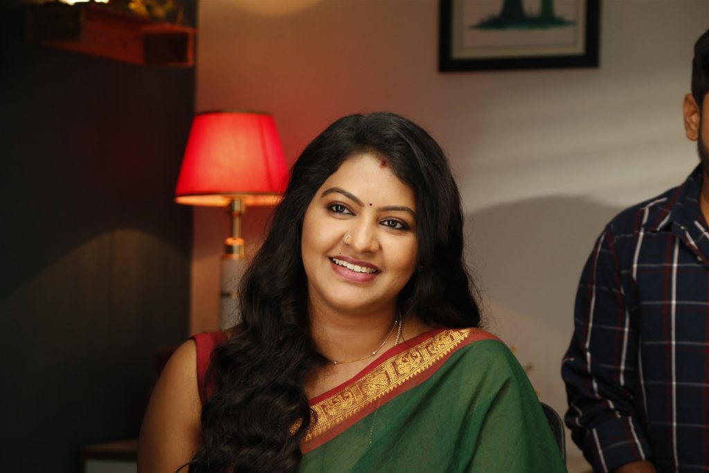 நடிகை ரக்சிதா மகாலட்சுமி – Stills Gallery – Tamil Screen